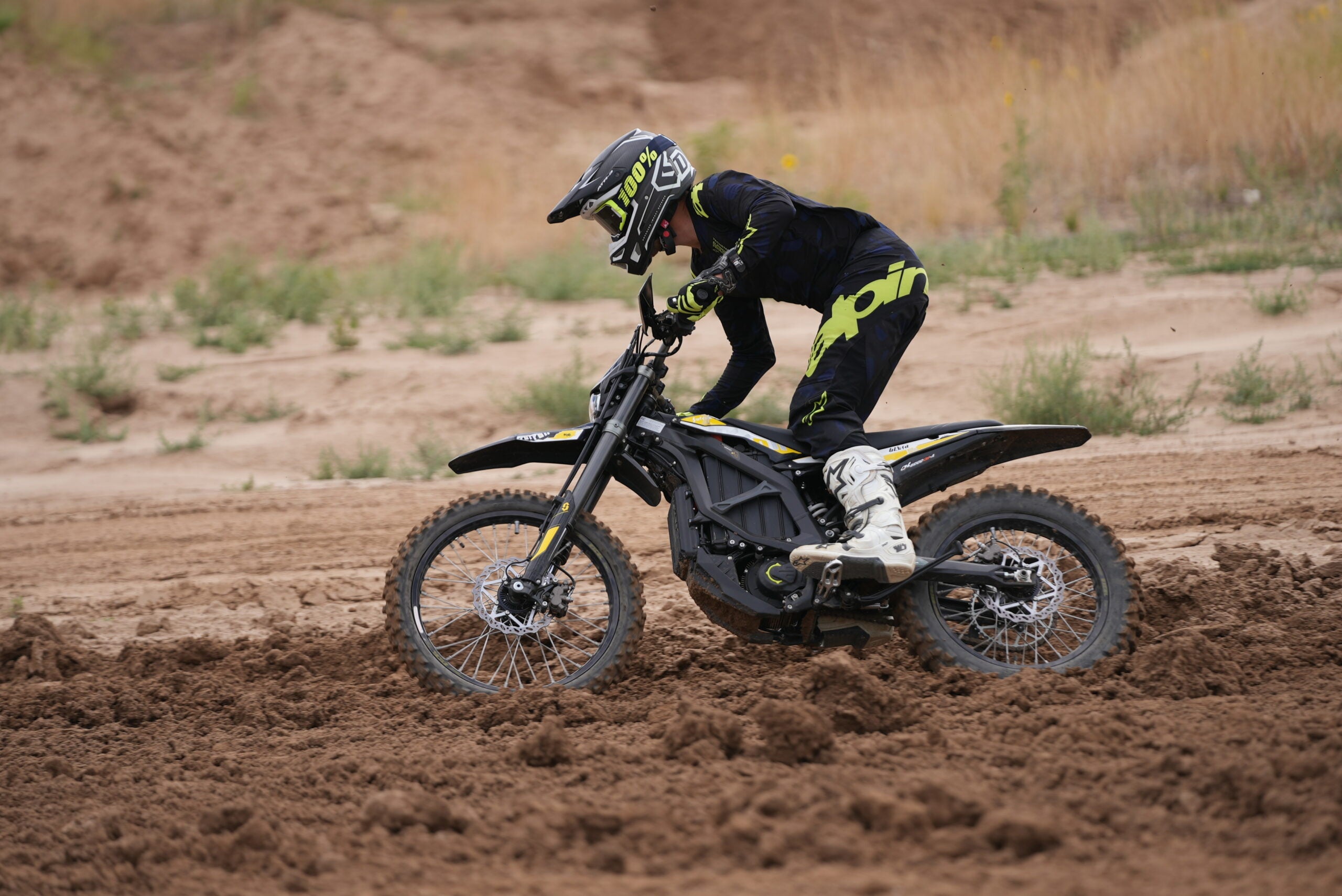 SurRon Ultra Bee Electric Dirt Bike – Zephyr Ebikes